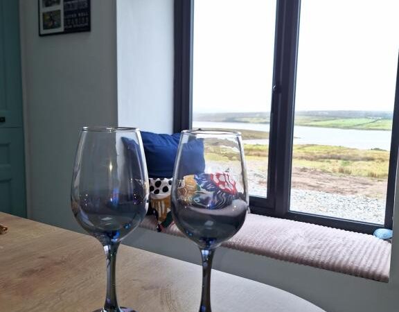 Teach Aindí (newly renovated cottage) • Go-to-Ireland.com